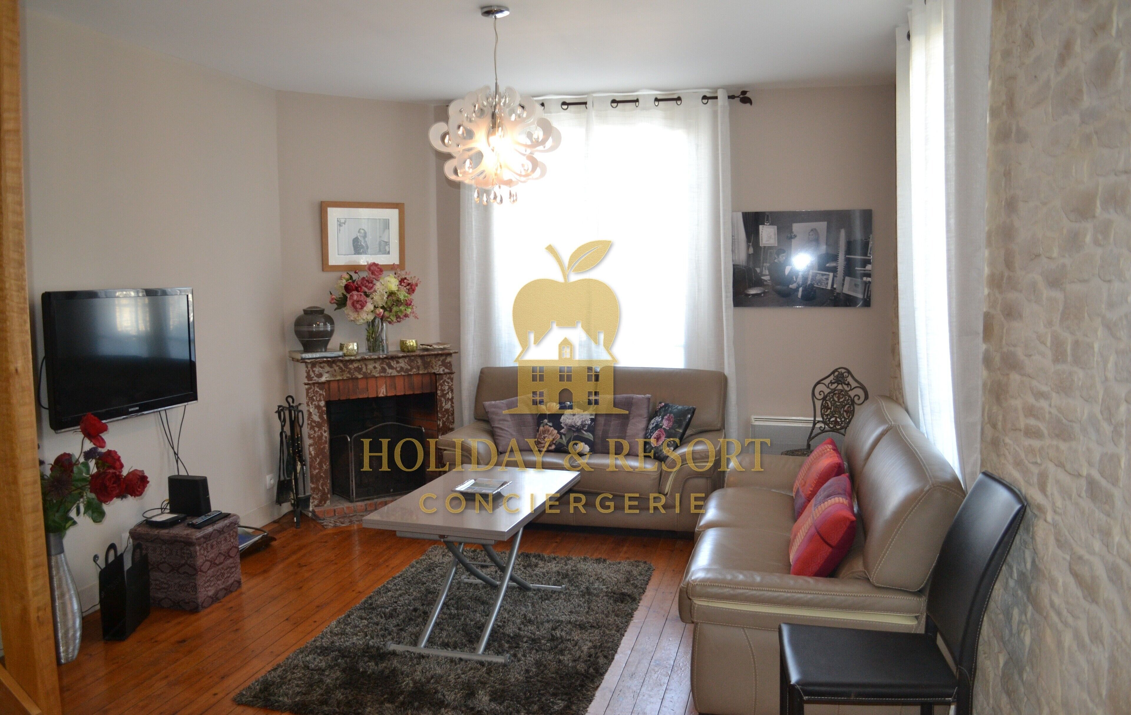 Elegant Normandy House With Flower-filled Courtyard, In The Heart Of Deauville - Deauville