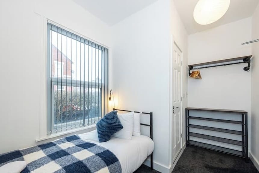Private Ensuite Room | Kitchen Access & Fast Wifi - Salford