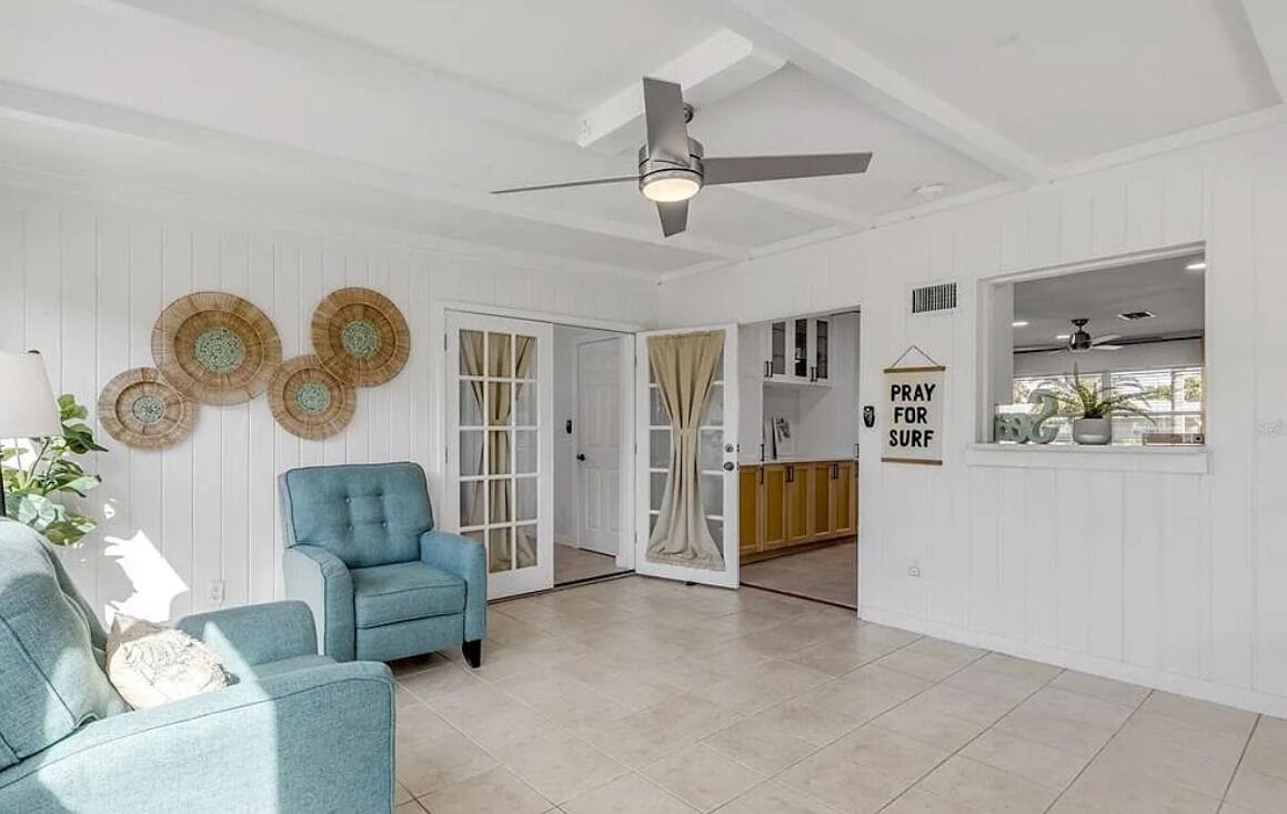 Charming Beach Chalet.  Two Bed, Two Bath, 200 Feet From The Beach! - New Smyrna Beach, FL