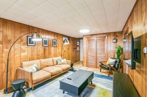 Casa, 4 quartos | Área de estar | Smart TV, serviços de streaming