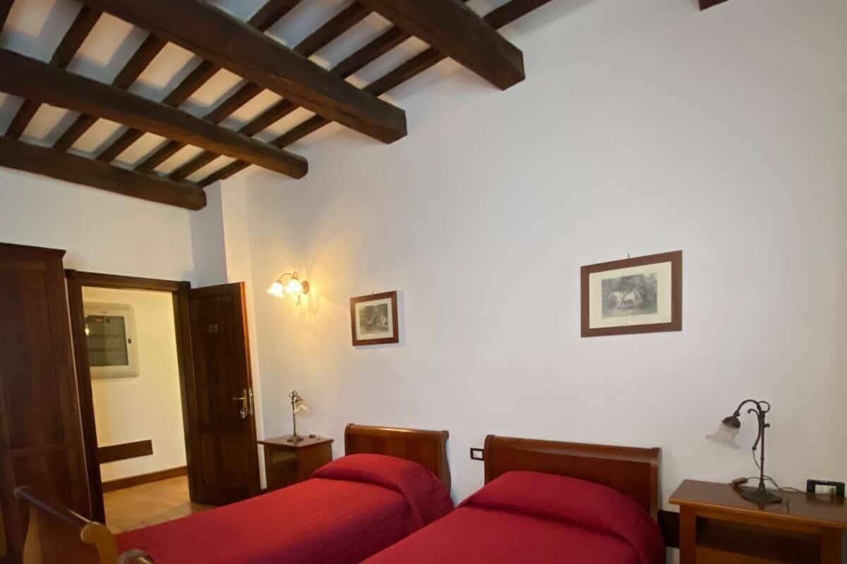 Quarto Twin, vista para o jardim | Secretária, cortinas/cortinados opacos, Wi-fi grátis