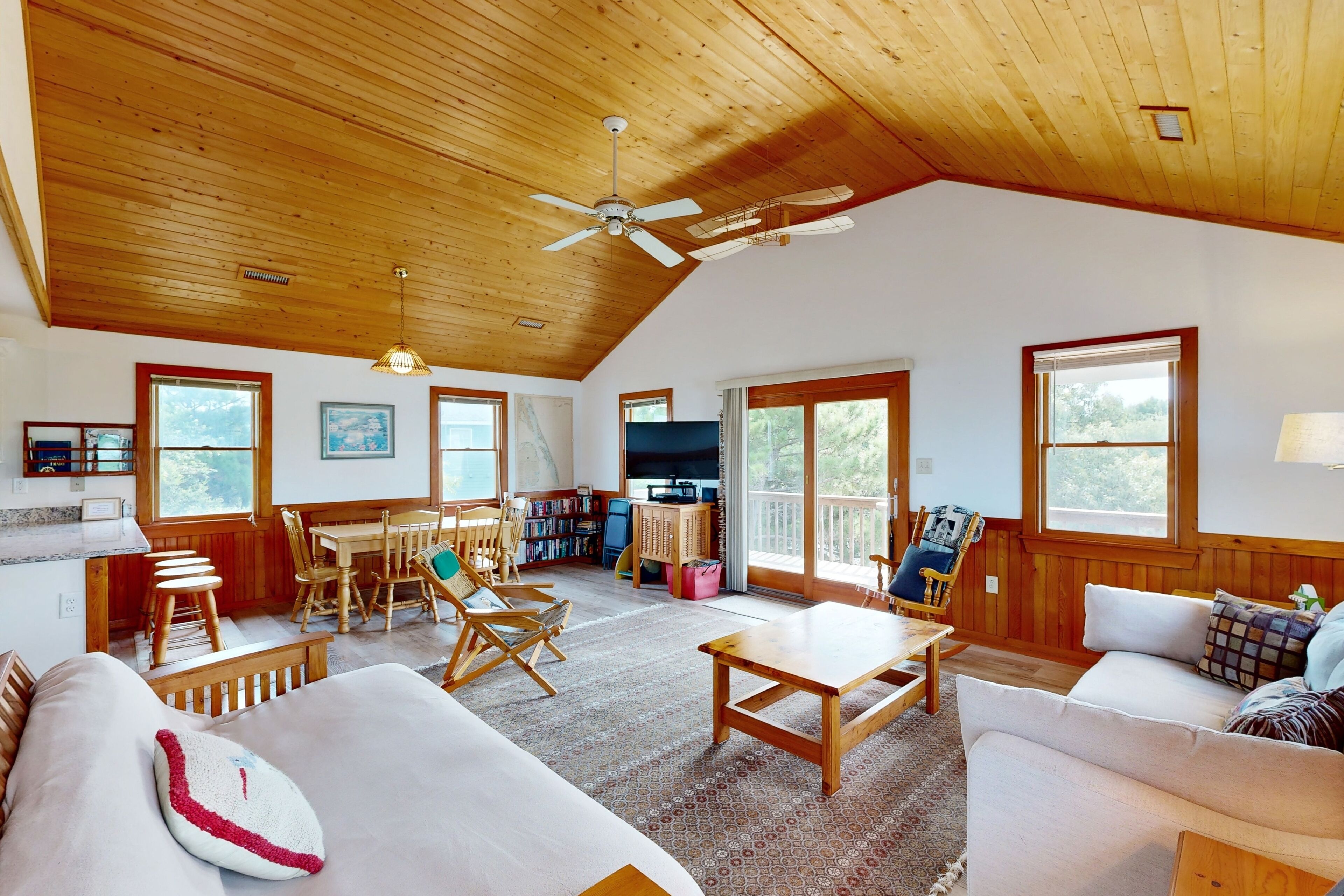 Welcoming 3br, |Balcony | W/d - Duck, North Carolina, NC