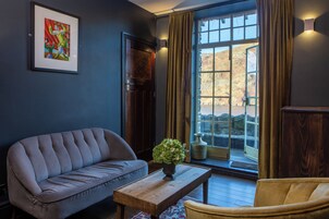 Suite Superior, varanda, vista para o lago | Terraço/pátio interior