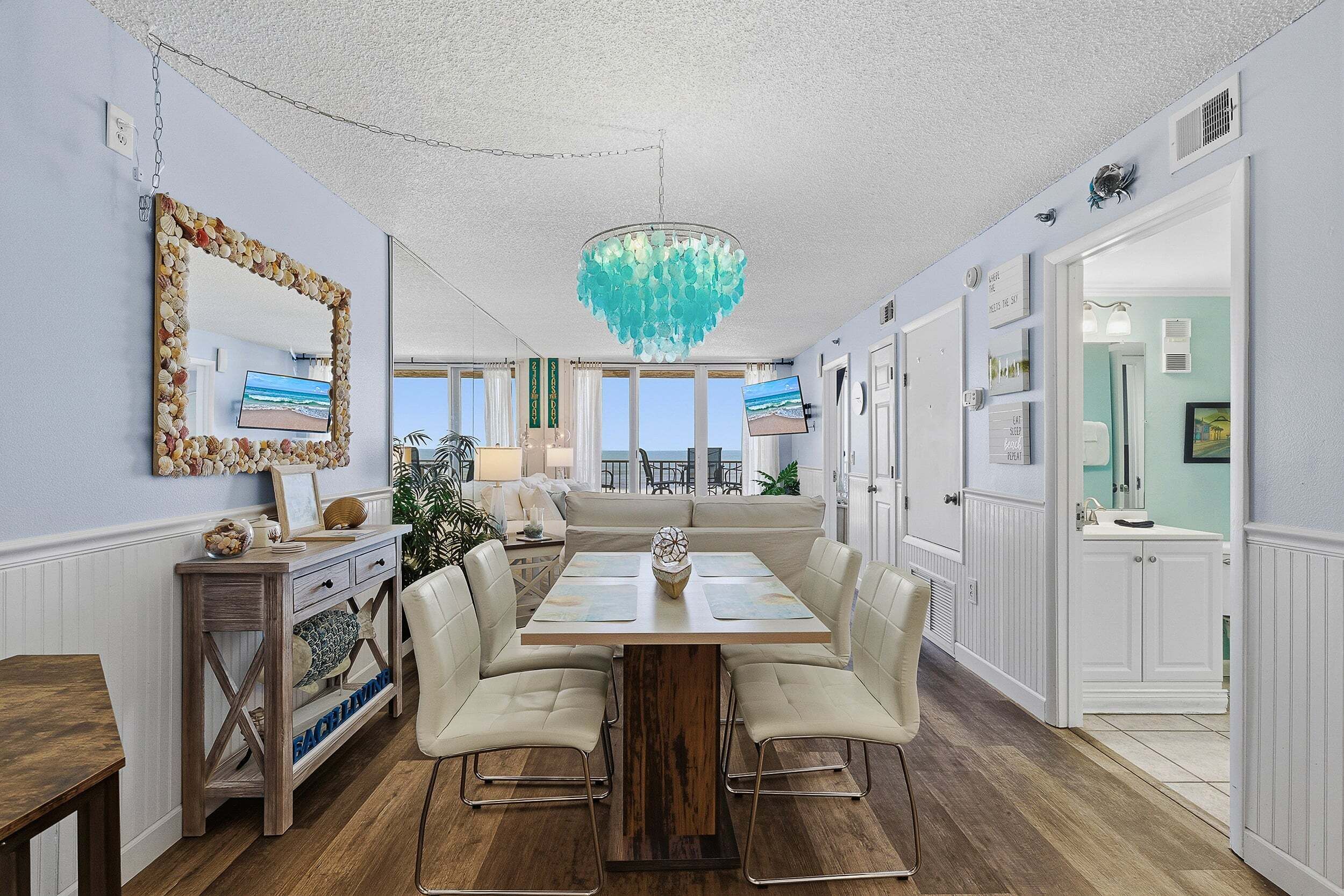 Apartamento em Condomínio Fechado, várias camas, varanda (Oceania Beach Club 505) | Restaurantes