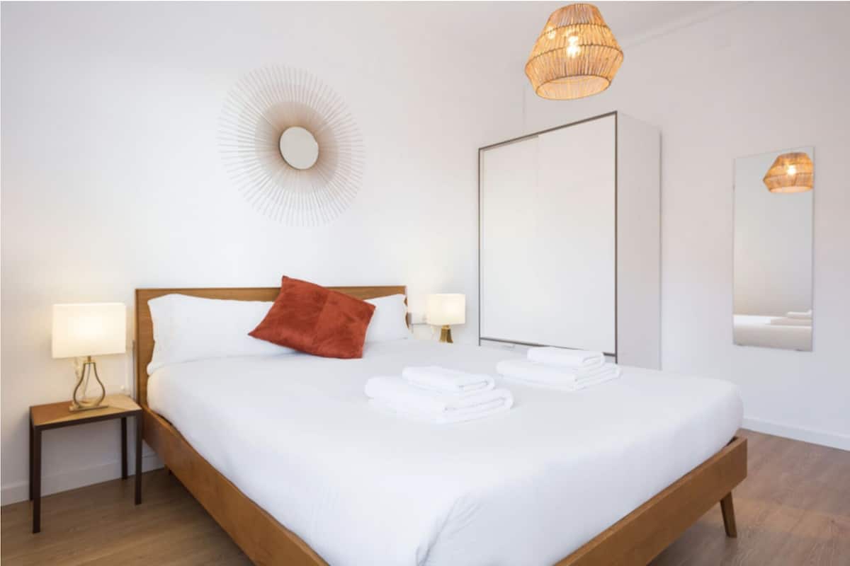 Apartamento (3 Bedrooms) | 4 quartos, ferros/tábuas de passar roupa, roupa de cama