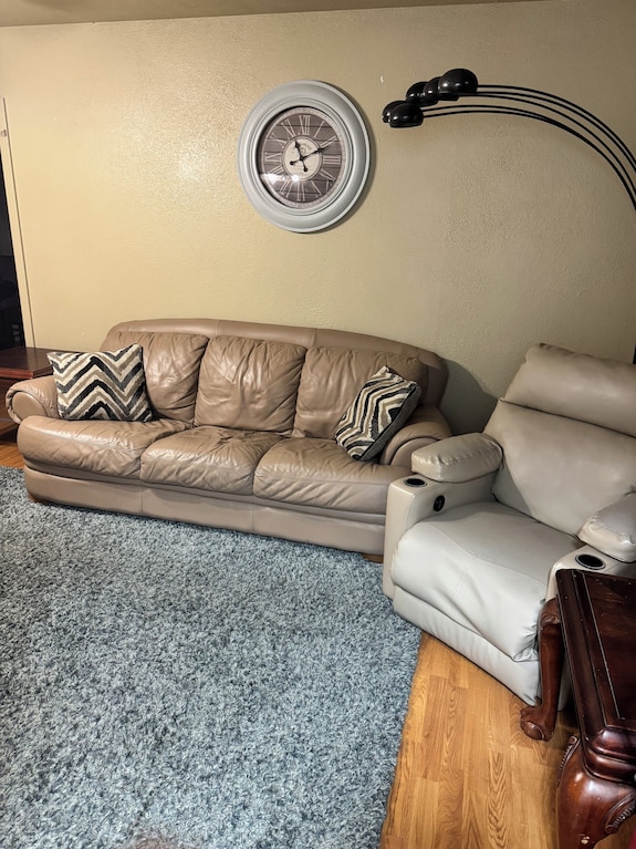 The Red Door - 1 Apartment, Youre Welcomed With Love! - Beaumont, TX