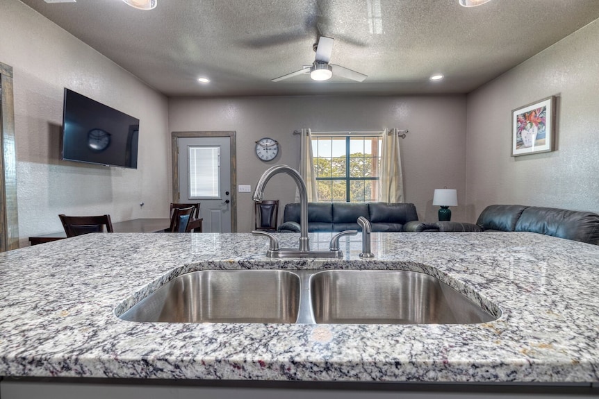 Rivers Edge Home #1 On The Frio - Texas