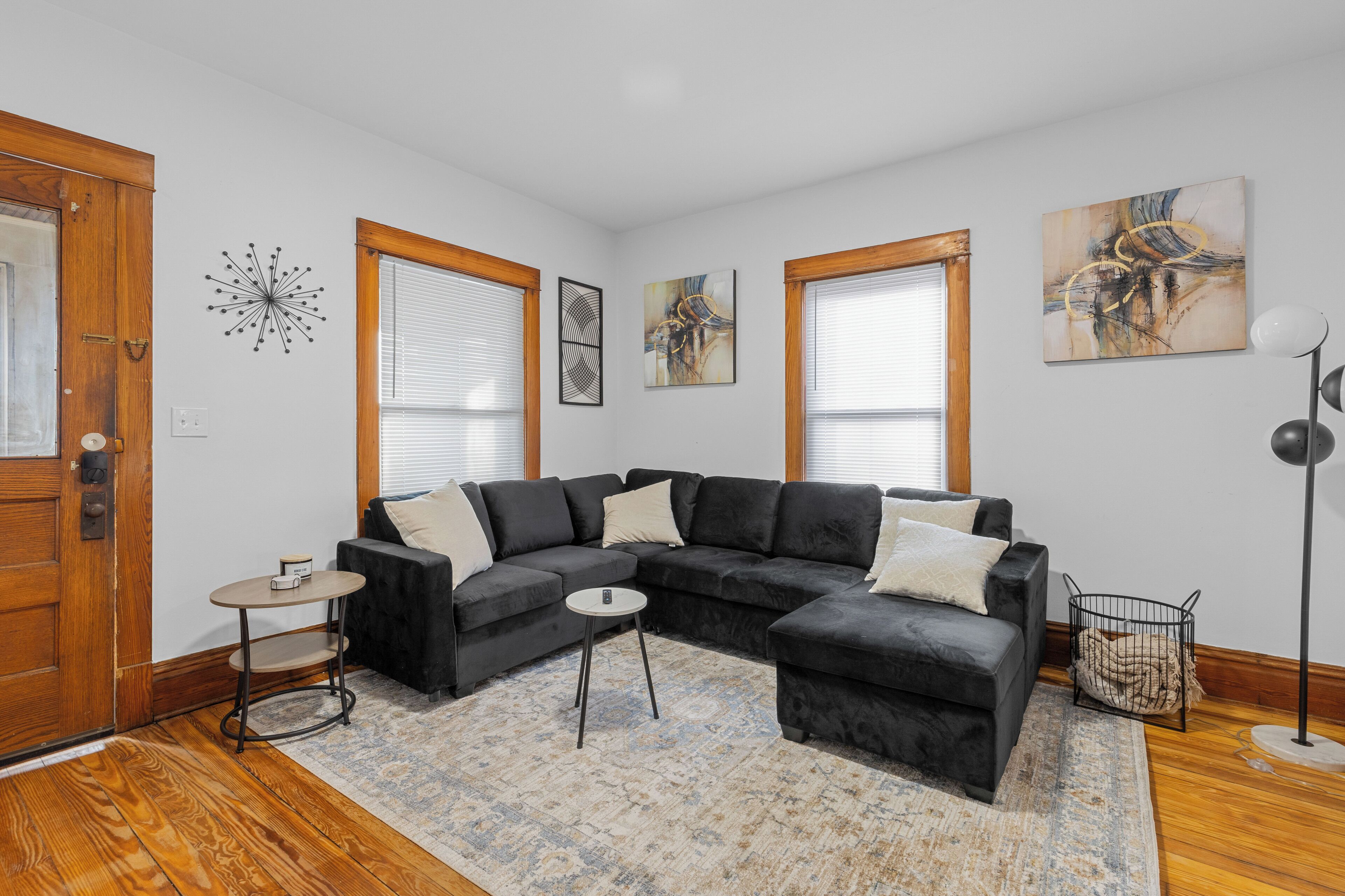 Charming And Convenient Stay On Carrier St  Perfect Location For Your Trip! - Grand Rapids, MI