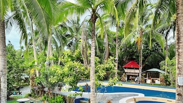 Dúplex Familiar, varanda, vista para a piscina | Terraço/pátio interior