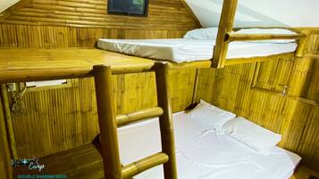 Quarto Quádruplo, varanda, vista para a piscina | Wi-fi grátis