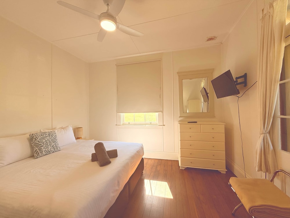 Lighthouse Cottage Pilot Hill - Yamba | Stayz