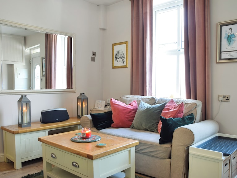 1 Bedroom Accommodation In Glossop - West Yorkshire