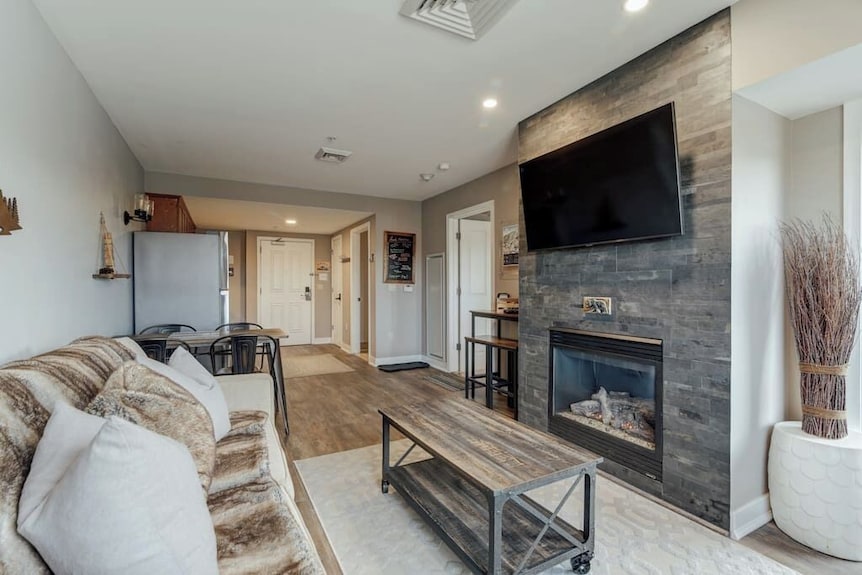 Rustic Chic Stays - Walk To Mountain Creek Bike Park - Pool + Hot Tubs + Sauna! - Hamburg, NJ