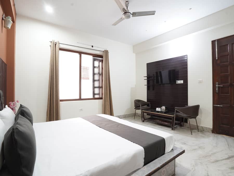 Quarto casal luxo, sacada | Quartos à prova de som, Wi-Fi de cortesia
