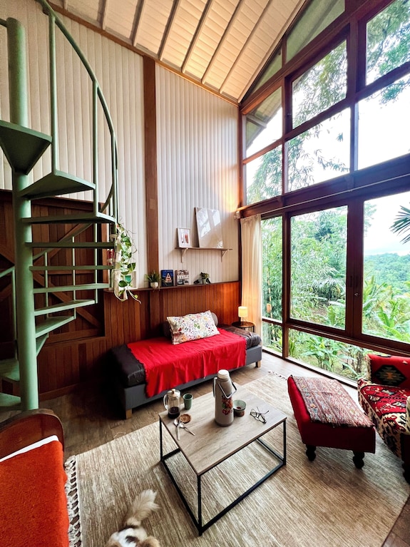Secluded Wooden Cabin Overlooking Rice Terraces - Bali
