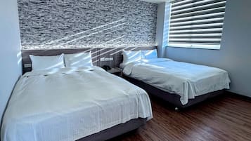 Cofre no quarto, secretária, Wi-fi grátis, roupa de cama fornecida