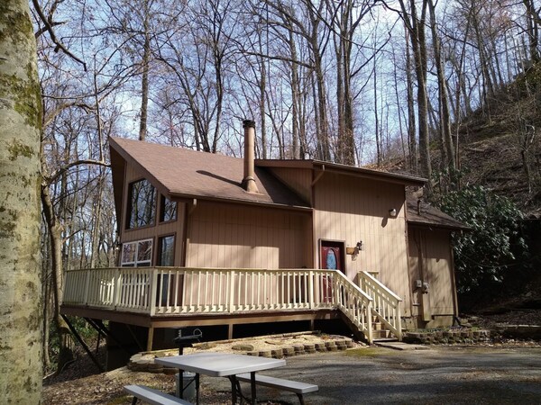 Shady Woods Retreat 3br Chalet - Gatlinburg, TN
