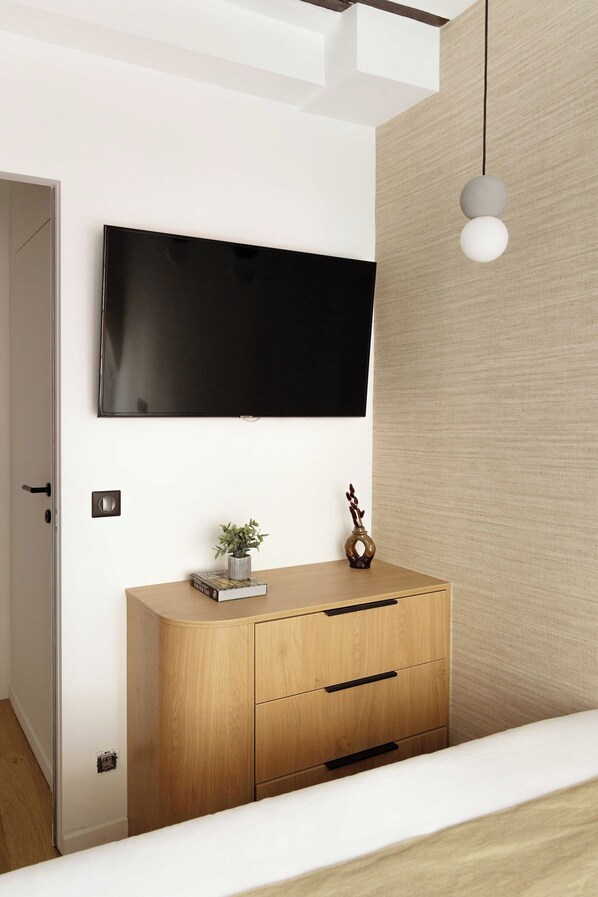 Apartamento | 2 quartos, secretária adequada para computadores portáteis