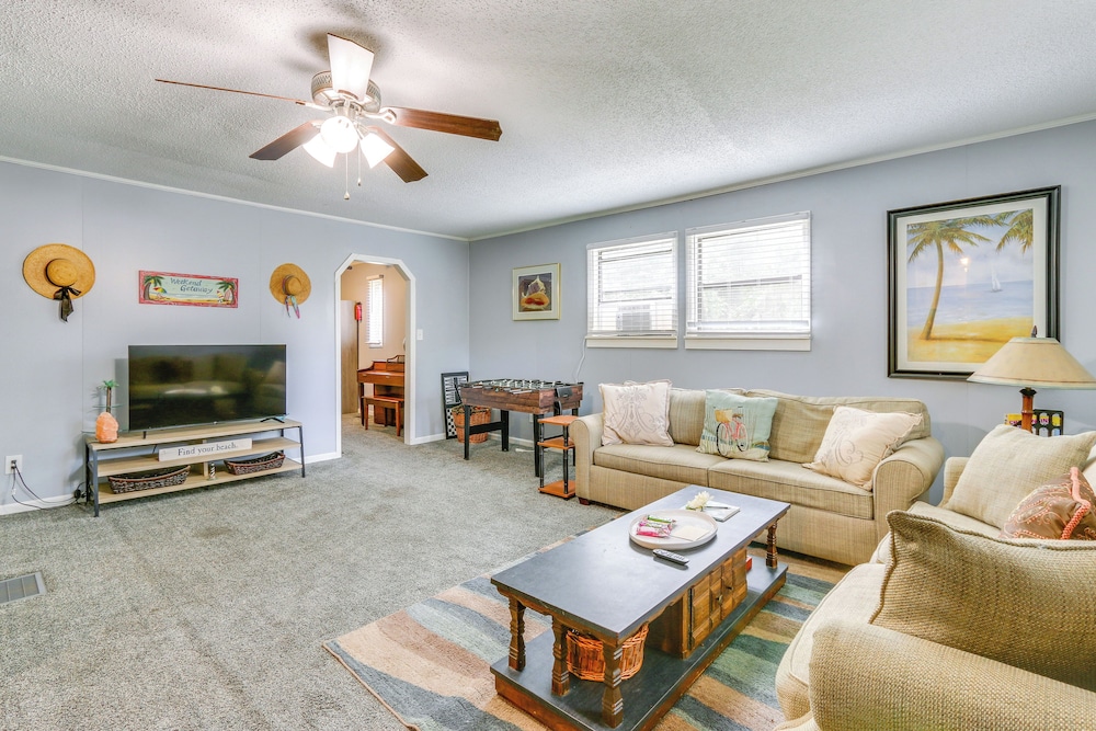 1 Mi To Sands Beach: Walkable Island Home W/ Yard! - Port Royal, SC