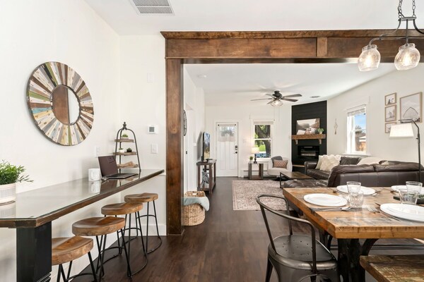 Windsor Farmhouse Family Fun, Yard & Fireplace - Pierce, CO