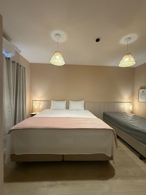 Cofre no quarto, cortinas/cortinados opacos, Wi-fi grátis