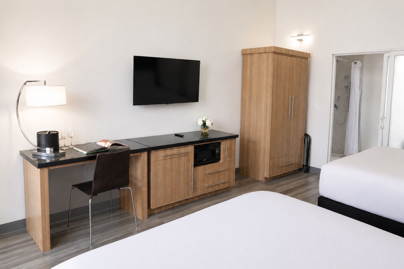 Bright Two Queens W/ Mid-century Style Near Balboa Park & Harbor Views | 2 Units - San Diego, CA