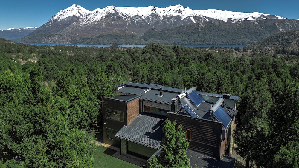 Stunning 4-bedroom House Large Garden And Pool H61 By Apartments Bariloche - San Carlos de Bariloche