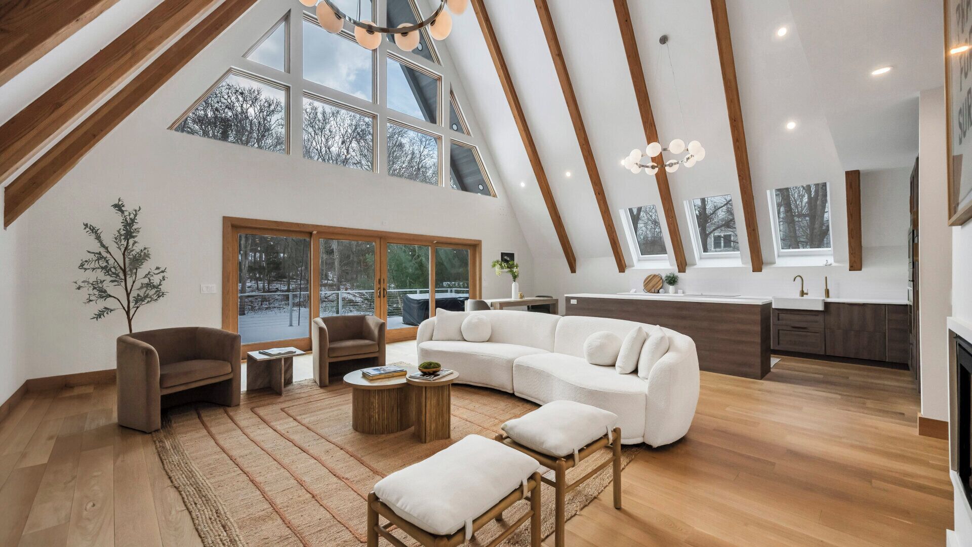 Beautiful And Modern A-frame Style Home In Hampton Bays, Perfect For Families - Hampton Bays, NY