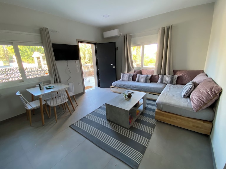 Crystal Private Pool House - Athens Airport Eleftherios Venizelos (ATH)