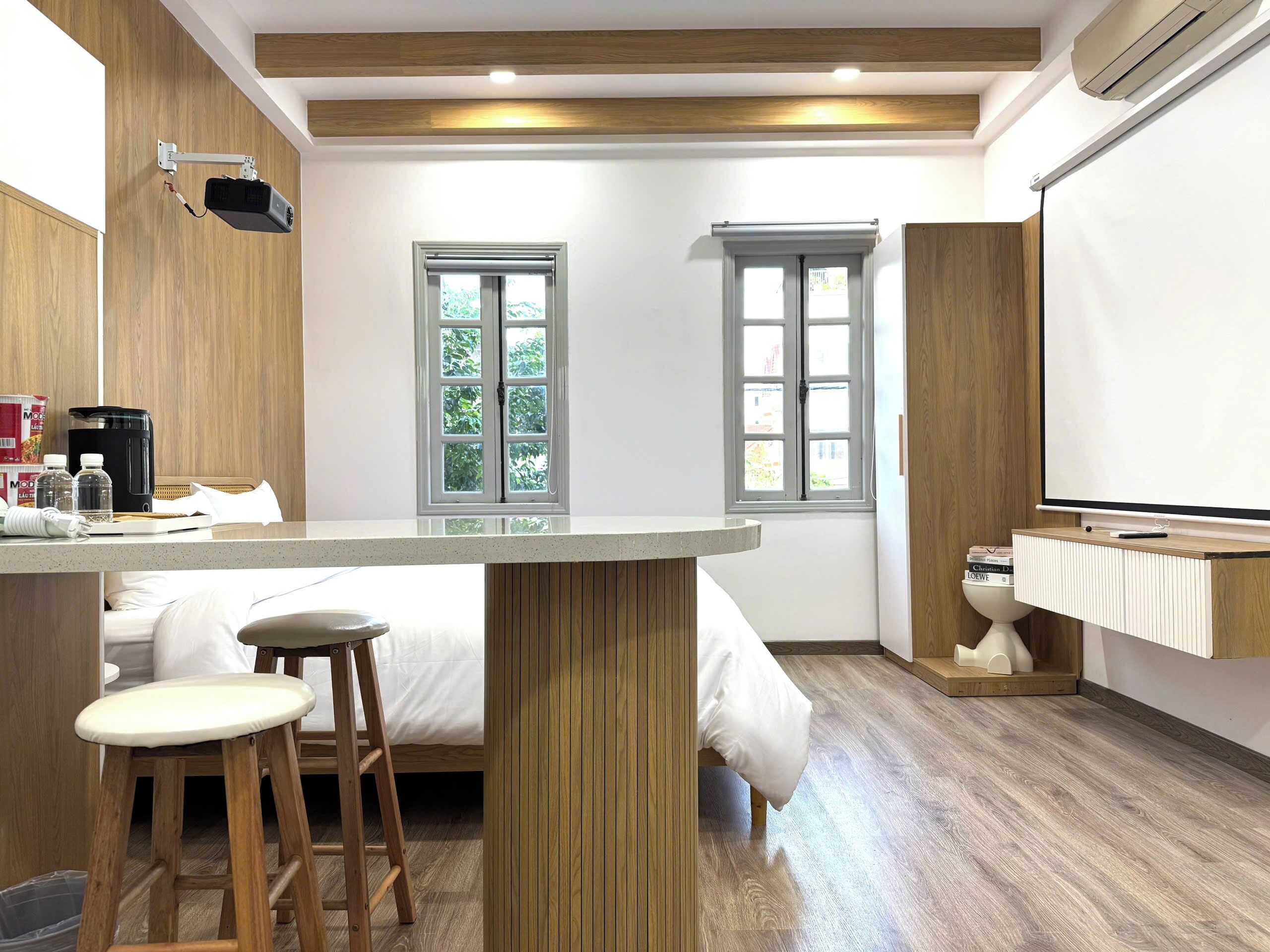 Suite-Estúdio Premium | Roupa de alta qualidade, camas de colchão Select Comfort, minibar 