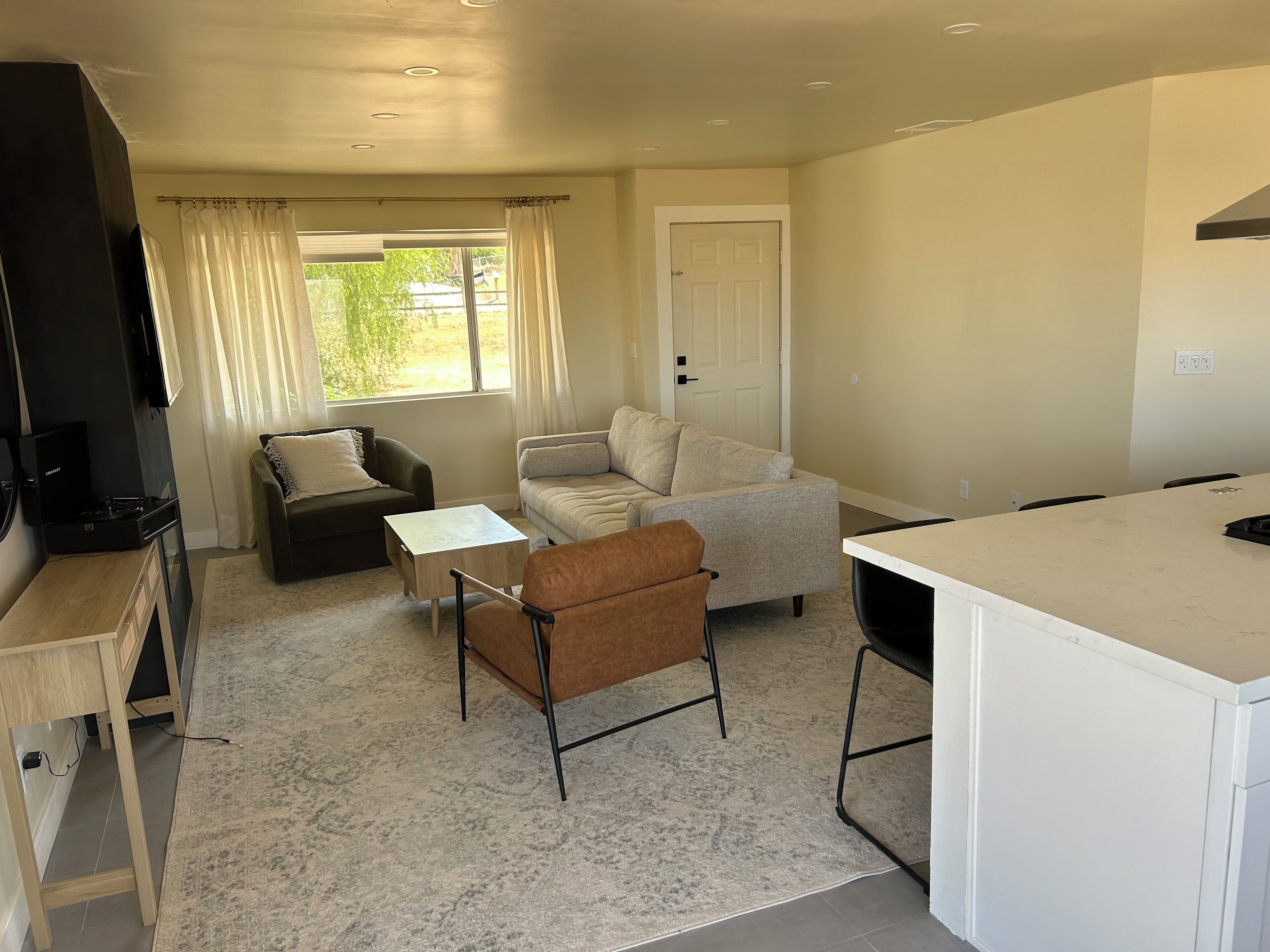 Peaceful Sunset View Home - Joshua Tree, CA