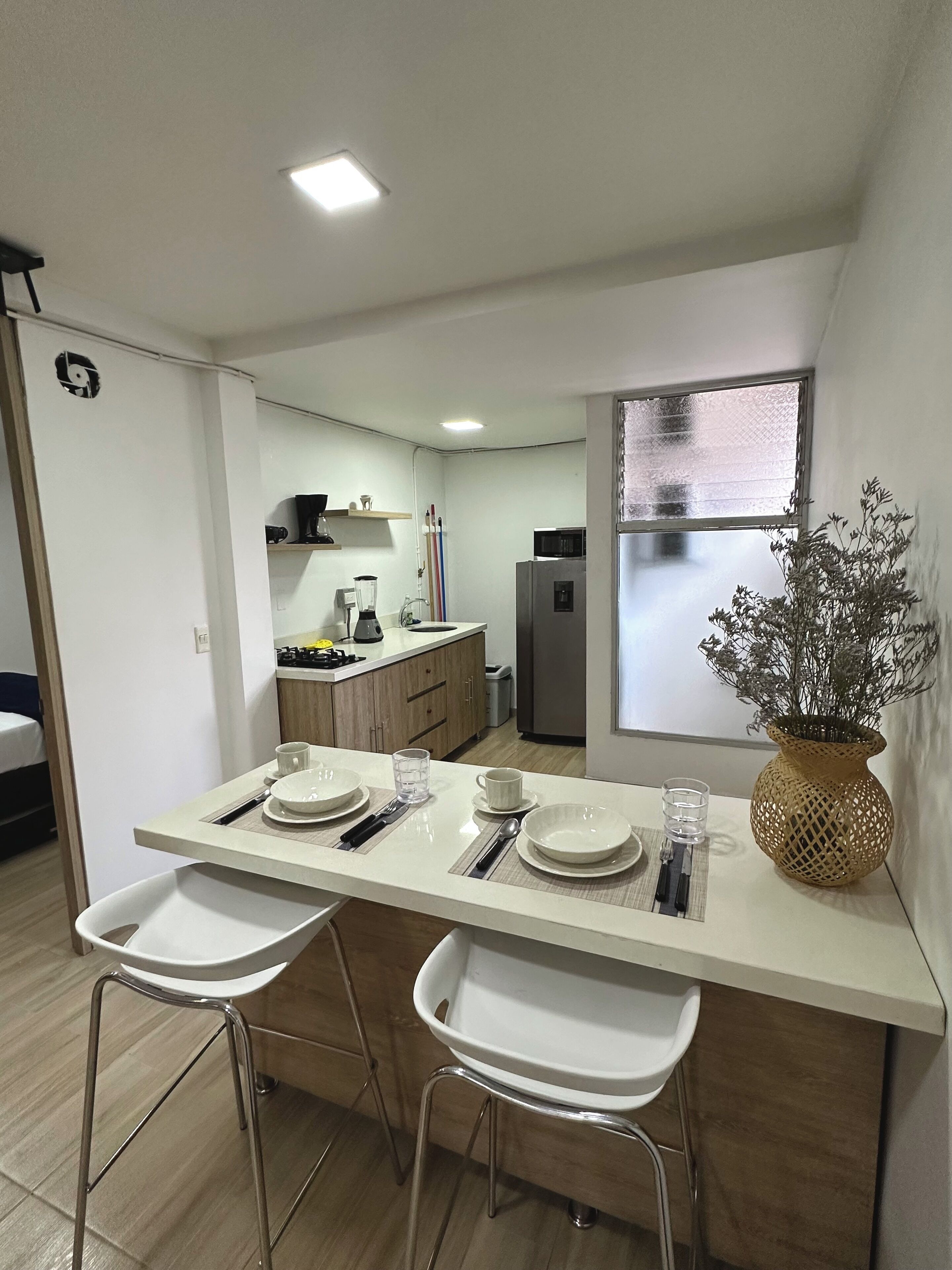 Apartamento superior, sacada, vista para o parque | Cozinha privada