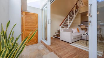 Suite, mezanino | Wi-fi grátis, roupa de cama fornecida