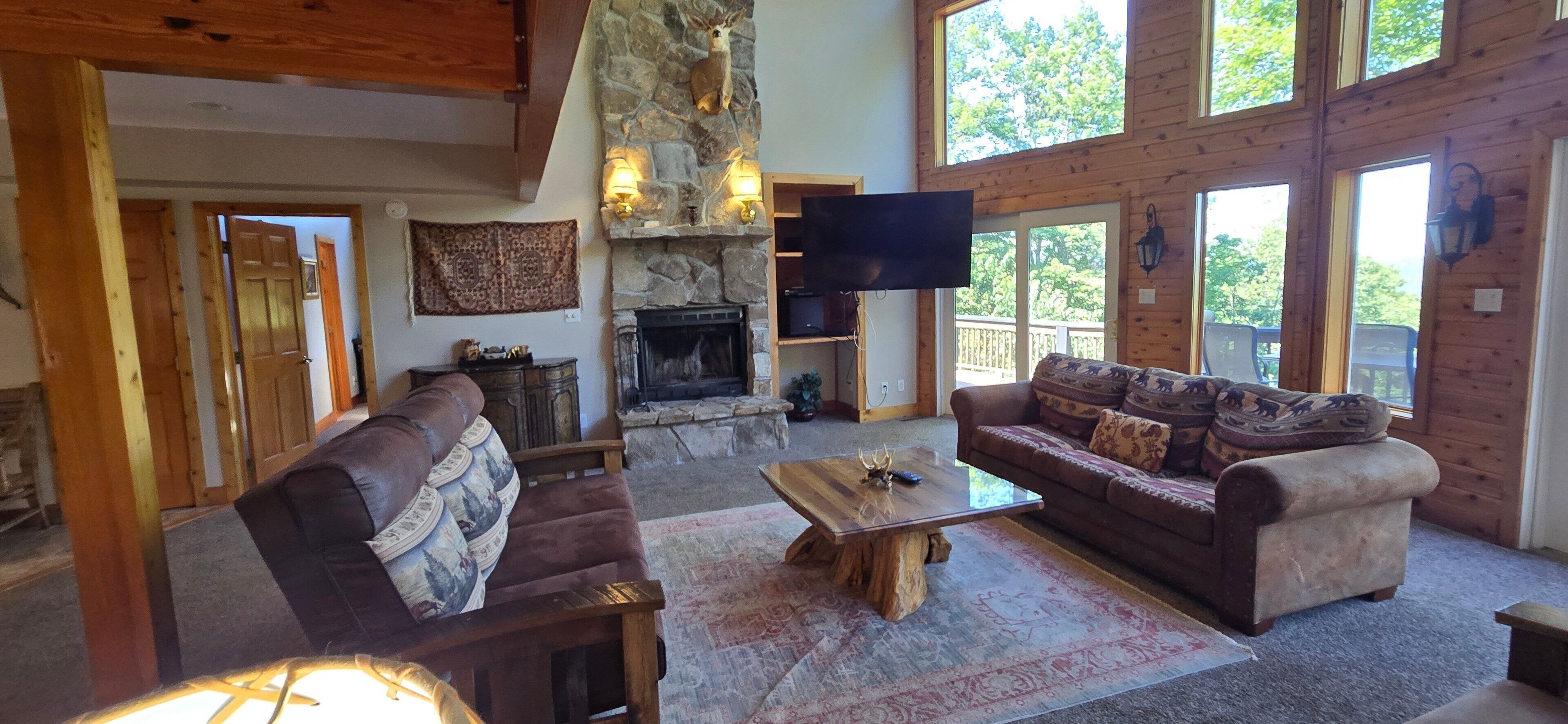 American Dream - Dog-friendly 5br Mountain Escape W/ Hot Tub & Fireplace - Deep Creek Lake, MD