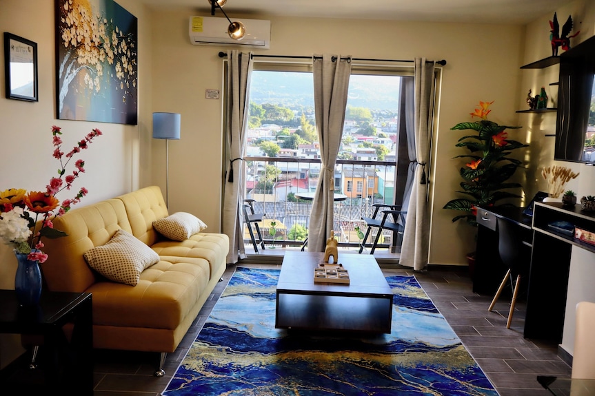 Santa Tecla Apartment With Elevator And Volcano View - 聖薩爾瓦多