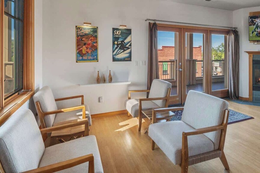 Top-floor Condo In Downtown Sandpoint - Sleeps 6 - Lake Ponderay, Ponderay