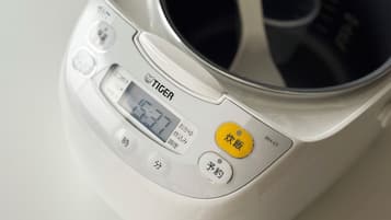 Apartamento de Luxo | Cozinha privada | Uma chaleira elétrica