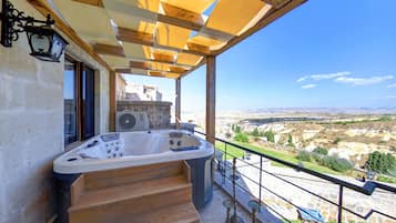 Quarto Duplo Panorâmico | Casa de banho | Um secador de cabelo, toalhas fornecidas, sabão, champô