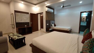 Quarto Duplo ou Twin Standard, Vista para a cidade | Secretária, Wi-fi grátis