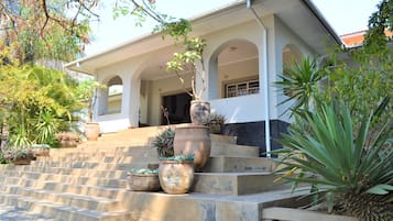 Fachada da propriedade