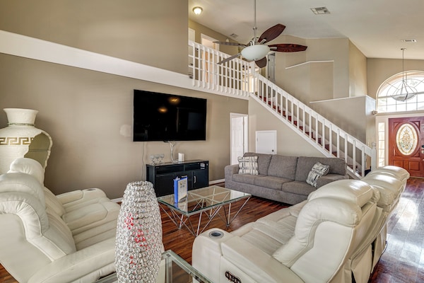 Family Oasis W/ Game Room & Pool In Davenport! - Florida