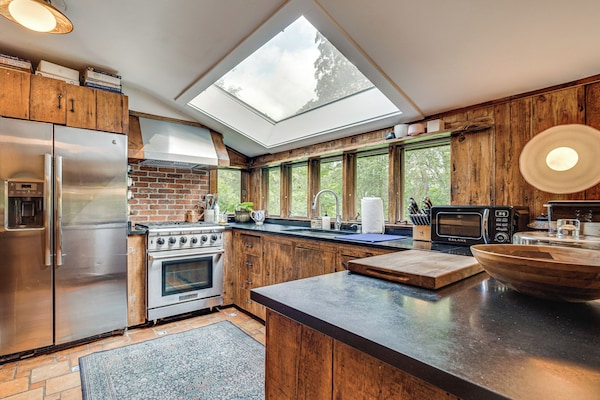 15 Mi To Long Island Sound: Bedford Winter Retreat - Long Island, NY