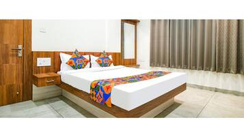 Quarto Duplo Deluxe | Secretária, secretária adequada para computadores portáteis