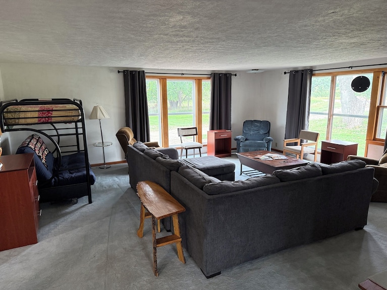 Rogers Creekside Ranch - Wessington Springs, Sd - 3+ Bed, 1 Bath - South Dakota