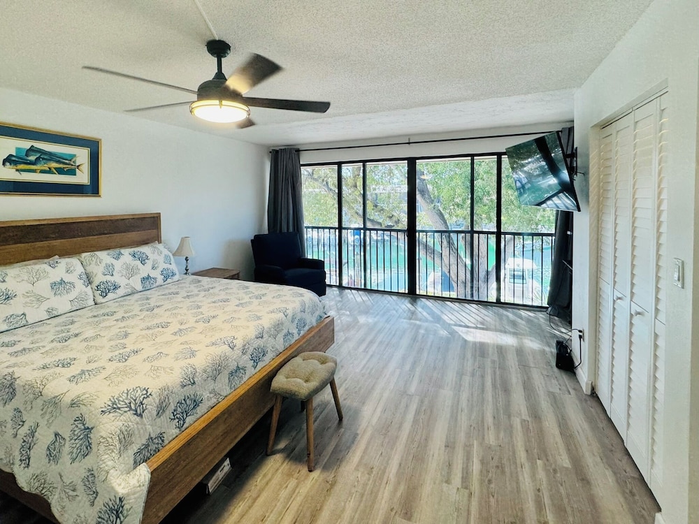 Buttonwood Beauty Loaded with Amenities - Key Largo | Stayz