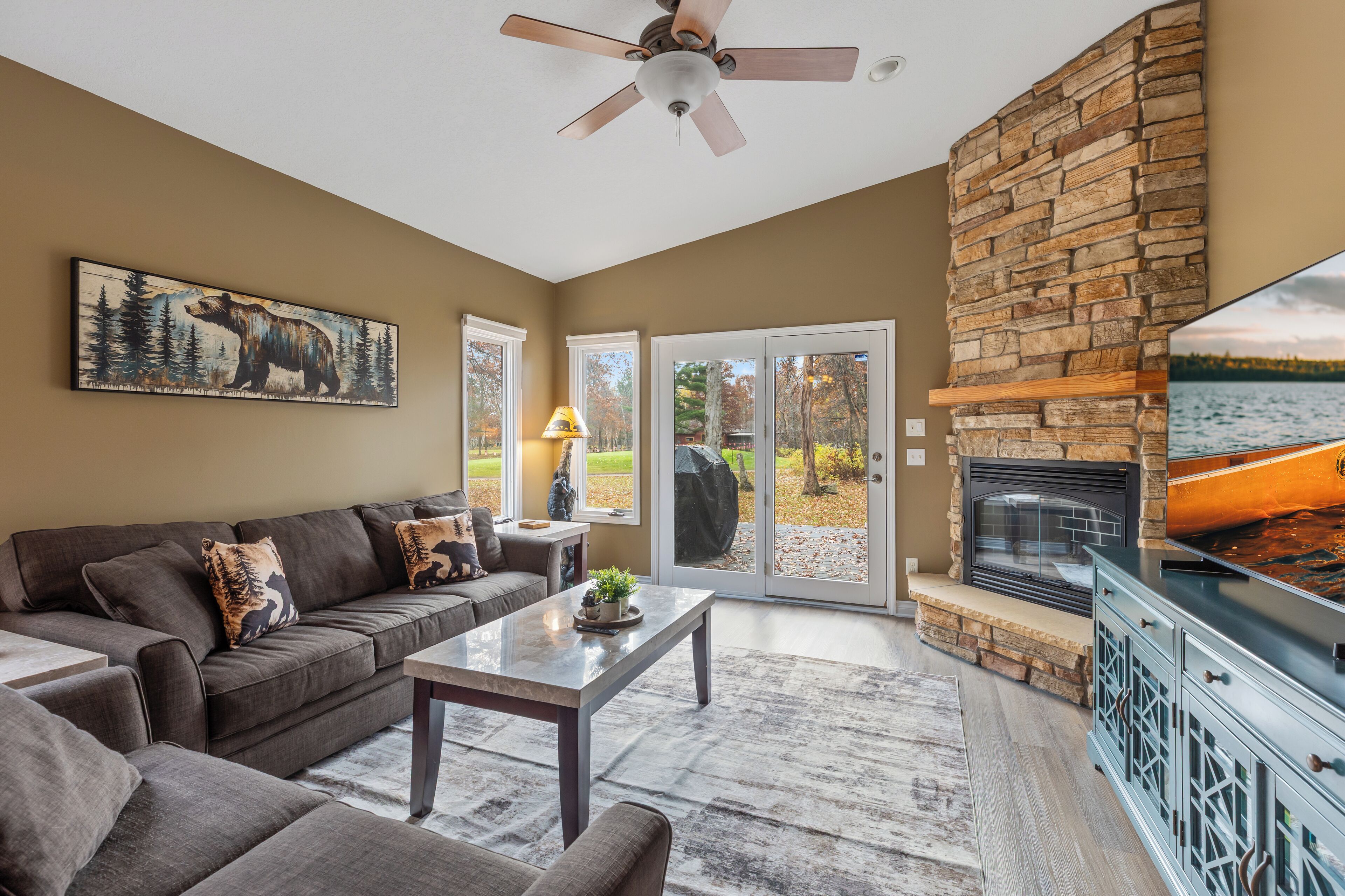 New! All Season Hot Tub, Fire Pit, Golf Course, Breezy Point - Breezy Point, MN