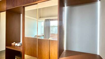 Quarto Individual Standard, varanda | Guarda-roupa