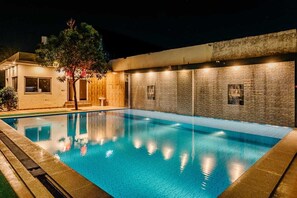 15 piscinas interiores