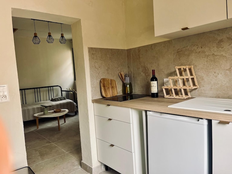 Small Winery In The Heart Of The Village - - Castillon-la-Bataille