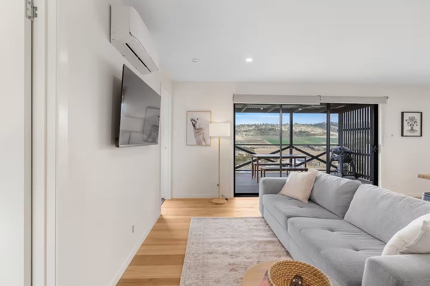 Modern & Scenic Valley Escape - Hobart